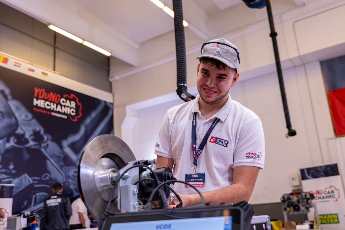 Concursul Young Car Mechanic România are un nou campion : Andrei Florin ...